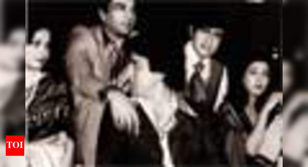 Dev Anand, Dharmendra, Shashi in a film together! | Hindi Movie News ...