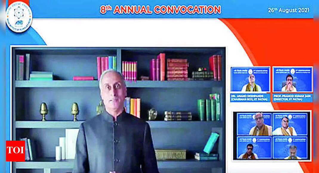 850 students walk away with degrees at IIT-Patna convocation | Patna ...