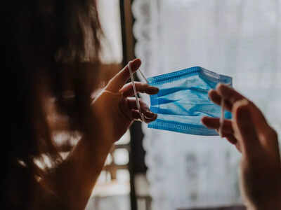 A study reveals when COVID-19 infection is most contagious - Times of India