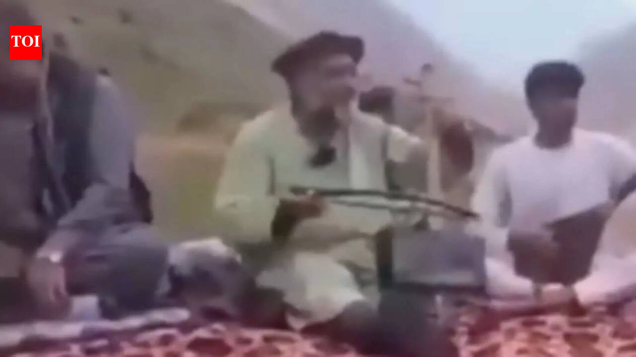Folk singer Fawad Andarabi killed by Taliban fighters in Afghanistan