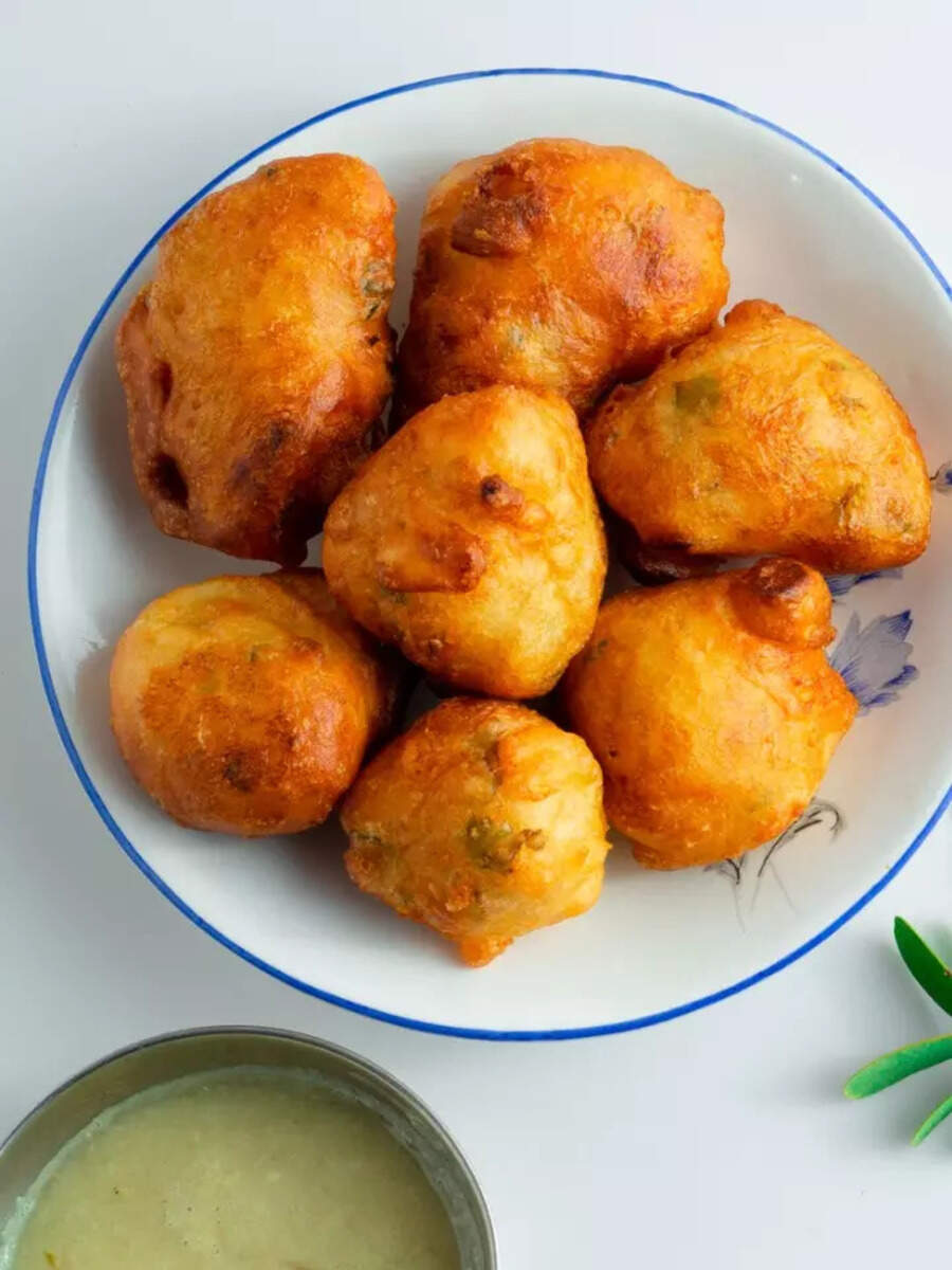 How to make authentic Mysore Bonda | Times of India
