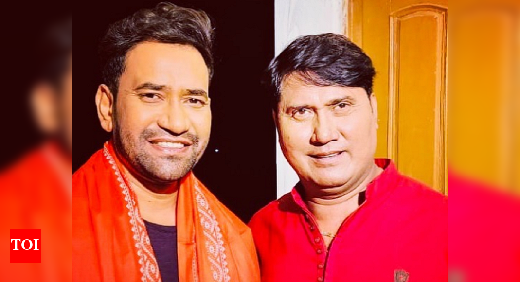 'Raja Doli Leke Aaja': Nirahua poses with his co-star Vijay Lal Yadav ...