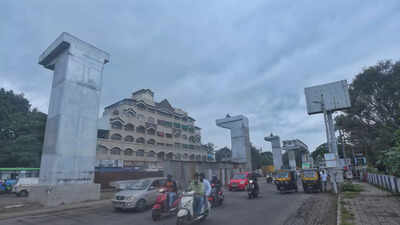 Metro viaduct crosses Dapodi, work on Harris Bridge gains momentum ...