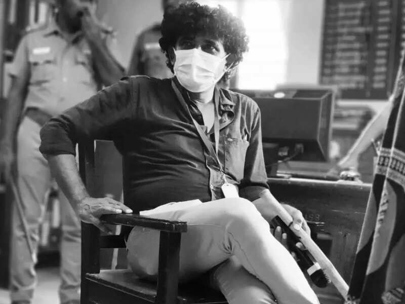 Director-actor Jagan joins the set of Suriya's 'Etharkkum Thunindhavan ...