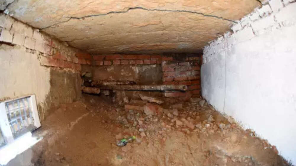 Photos of British-era secret tunnel, gallows room in Delhi assembly ...