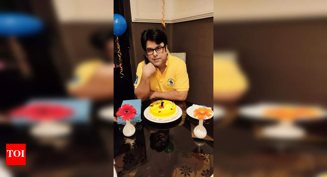 Actor Debdut Ghosh turns a year older | Bengali Movie News - Times of India