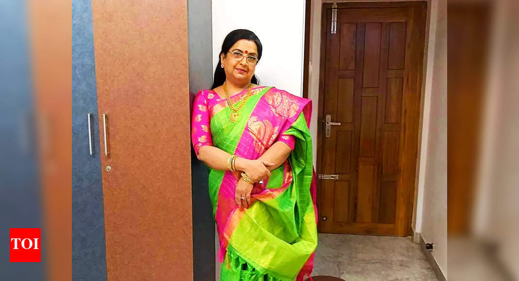 Actress Ambika is excited about her cameo in 'Anbe Vaa' - Times of India