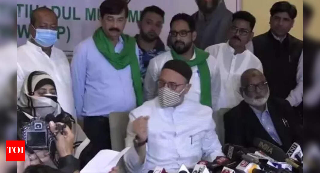 UP: Asaduddin Owaisi inducts jailed mafia don Atiq Ahmed, wife into ...