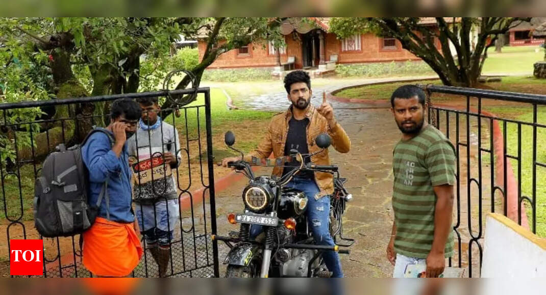 Swaminathan Anantharaman begins shoot for his debut film - Times of India