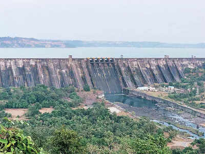 Five gates of Bhatsa dam in Thane opened after heavy rains | Thane News ...