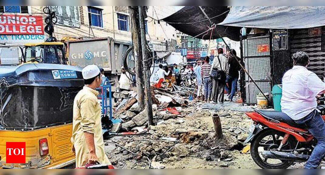 GHMC starts drive to raze footpath shops in Old City | Hyderabad News ...