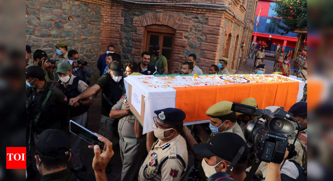 Srinagar terror attack: Mortal remains of J&K Police sub-inspector ...