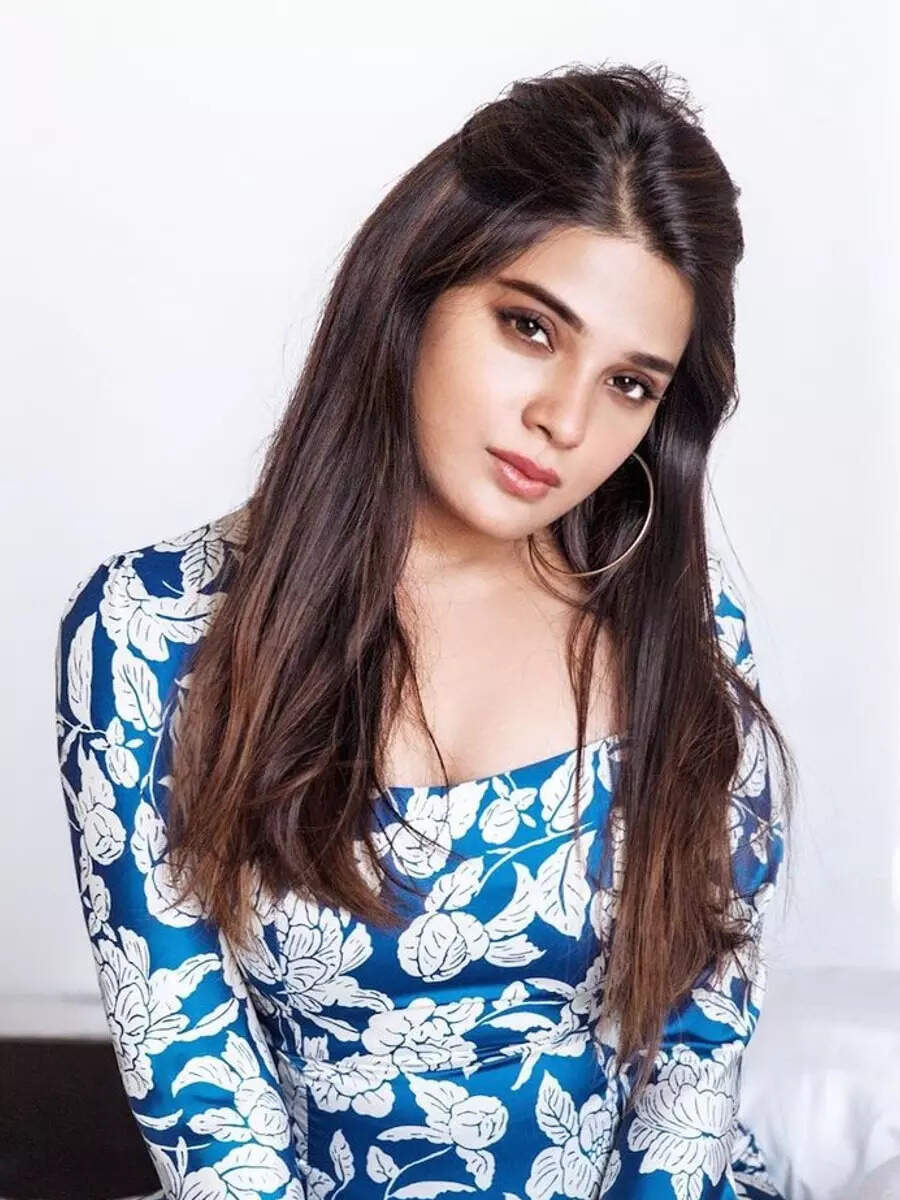 10 times when Aathmika posed oh-so-perfectly for the camera | Times of ...