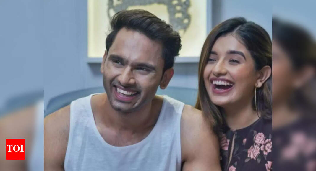 Flashback Friday: Meet Jain shares fun moment with co-star Aanchal Shah ...