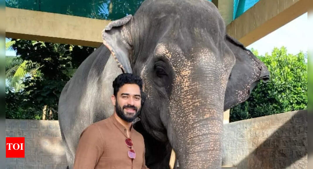 Shine Shetty pays a visit to Katilu Sri Durga Parameswari Temple ...