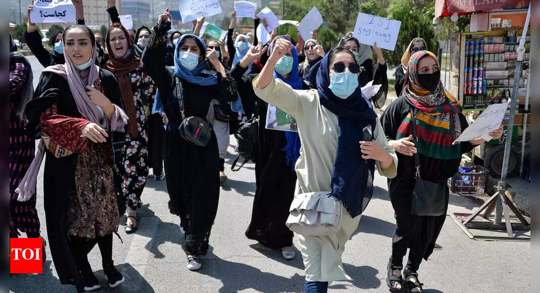Taliban Afghan Women Outraged By New Taliban Restrictions On Work