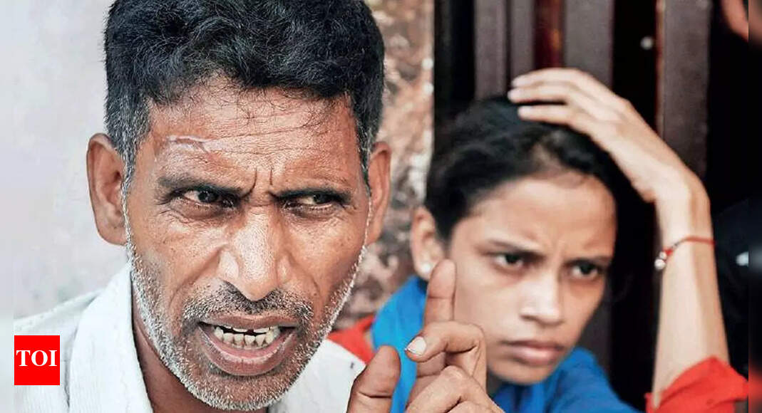 Delhi: Two days after 17-year-old’s body is found hanging from tree, family alleges murder ...