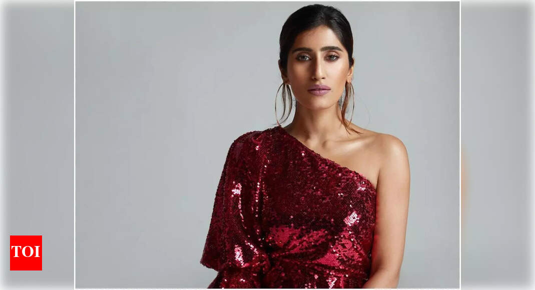 Confirmed! Singer Akasa Singh to be part of Bigg Boss 15 - Times of India