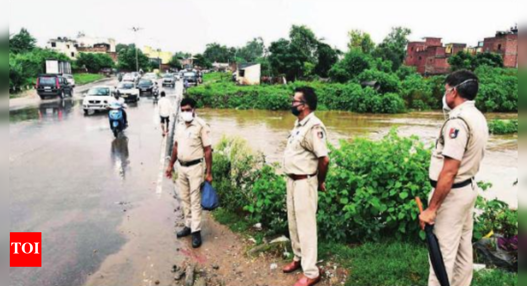 Sukhna Floodgates As Water Level Swells Ut Opens Sukhna Floodgates
