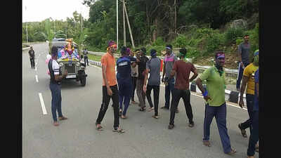 Andhra Pradesh: Vinayaka chaviti procession lands entire Octopus unit ...