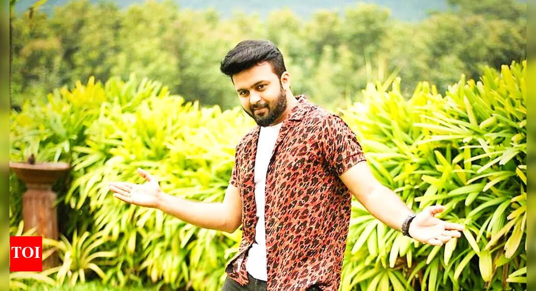 Venkat Renganathan quits 'Roja' - Times of India