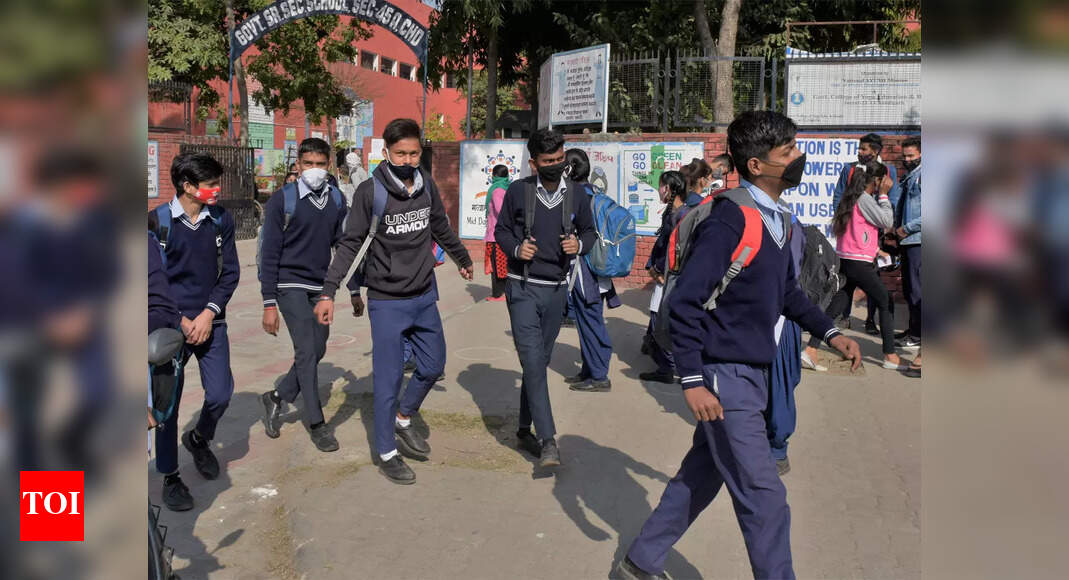 Parents, teachers demand reopening of schools for students of primary ...