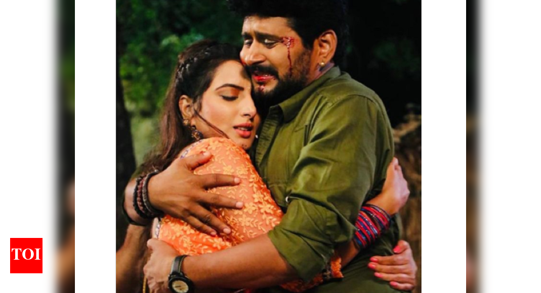 Sonalika Prasad shares a still with co-star Yash Kumar from the set of ...