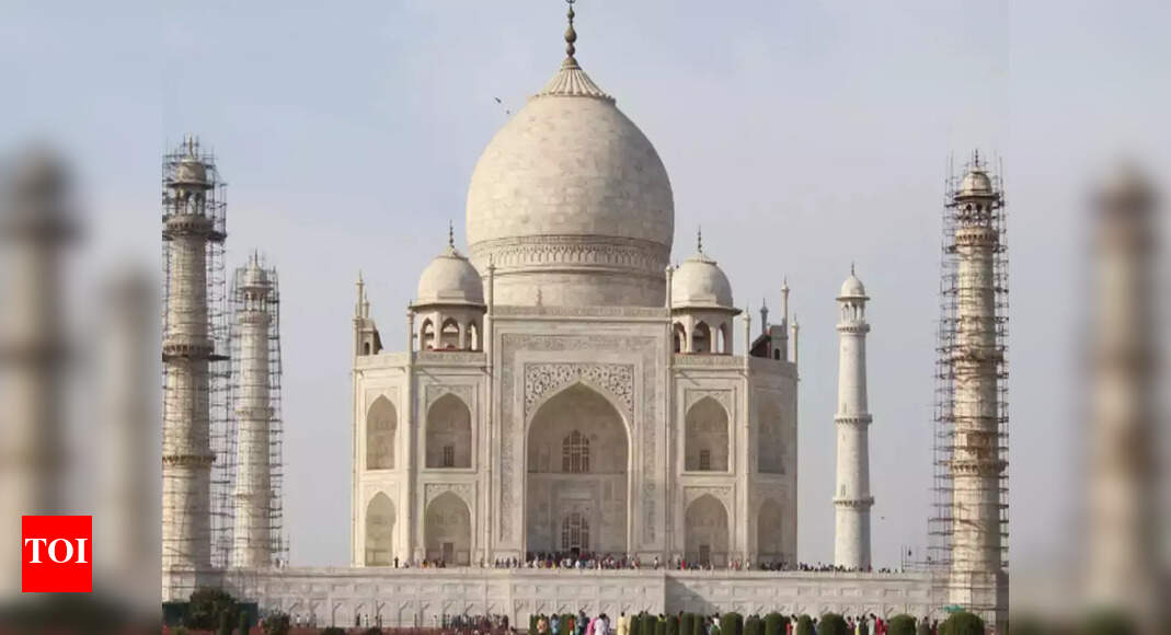 Pre-Covid boom a distant dream for Agra tourism industry | Agra News ...