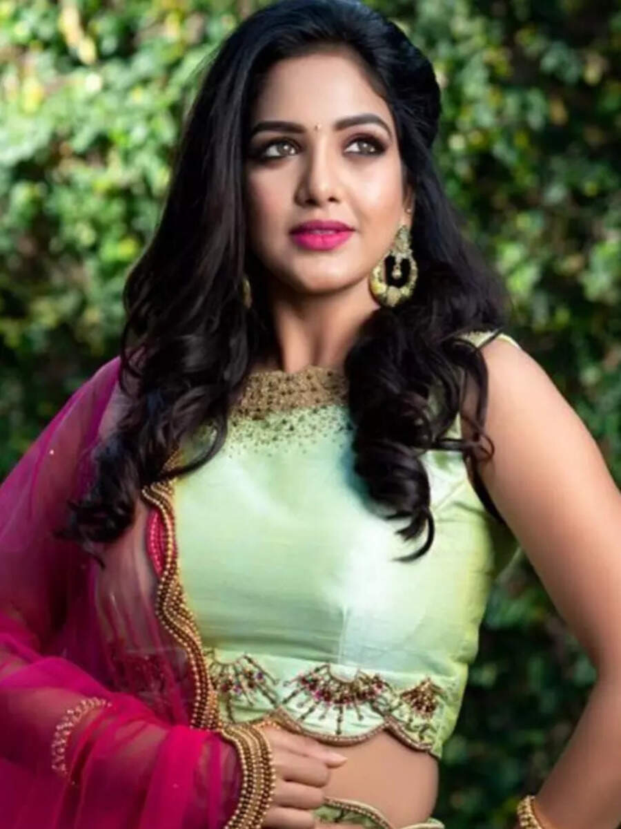 Bigg Boss Tamil 5: All you need to know about actress Pavani Reddy ...