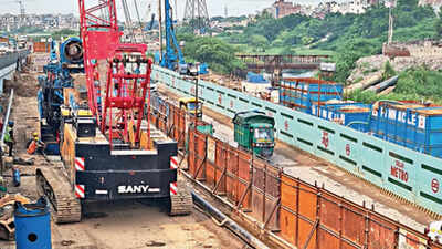 Delhi Metro News: Metro line, flyover to go parallel for half km ...