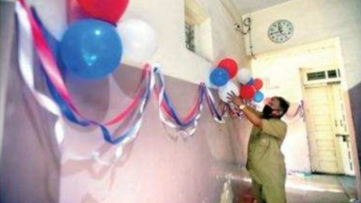 Pune: Pupils returning to school filled with first-day cheer | Pune ...