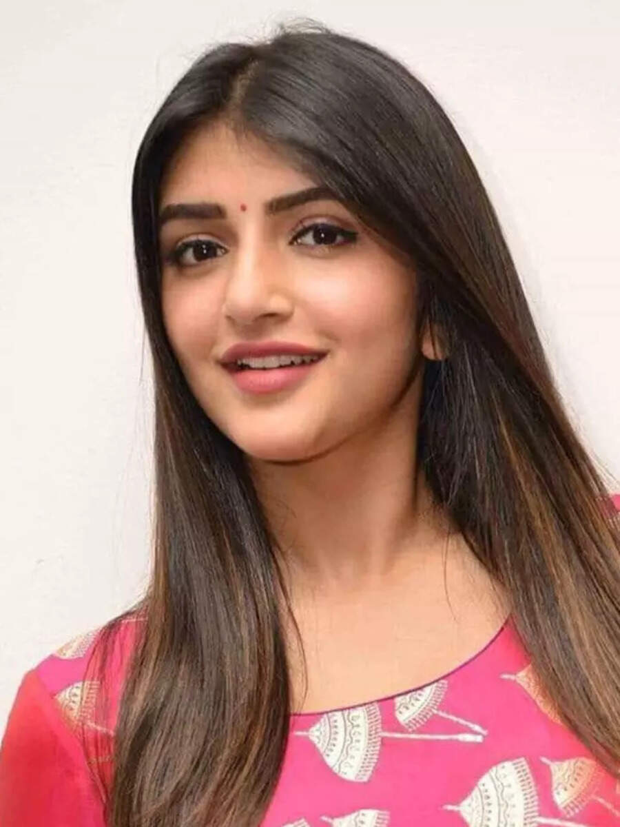 10 Ravishing pictures of ‘Pellisanda-D’ actress Sree Leela | Times of India