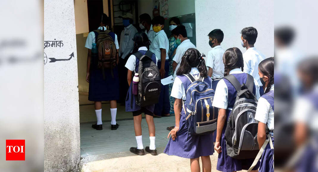 Maharashtra schools reopen; Thane collector, mayor go down memory lane ...