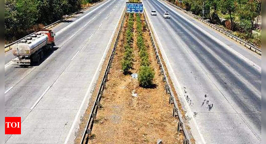 One lane of Eastern Express Highway to be concretised for a smooth ride ...