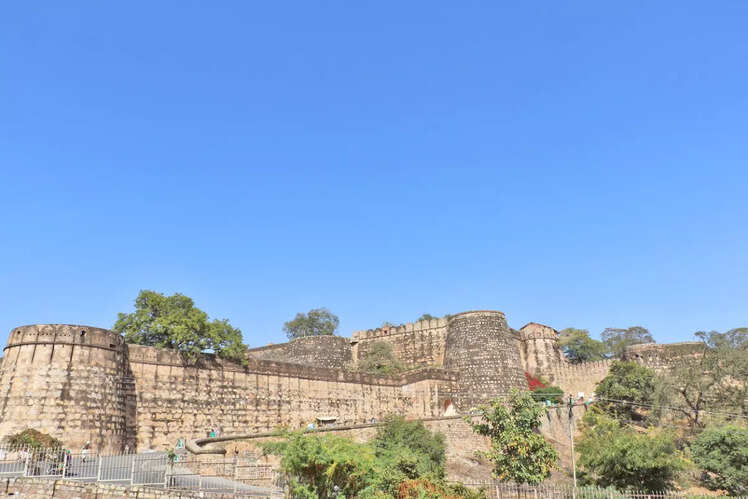 Uttar Pradesh Forts: Discover the five historic forts of Uttar Pradesh ...