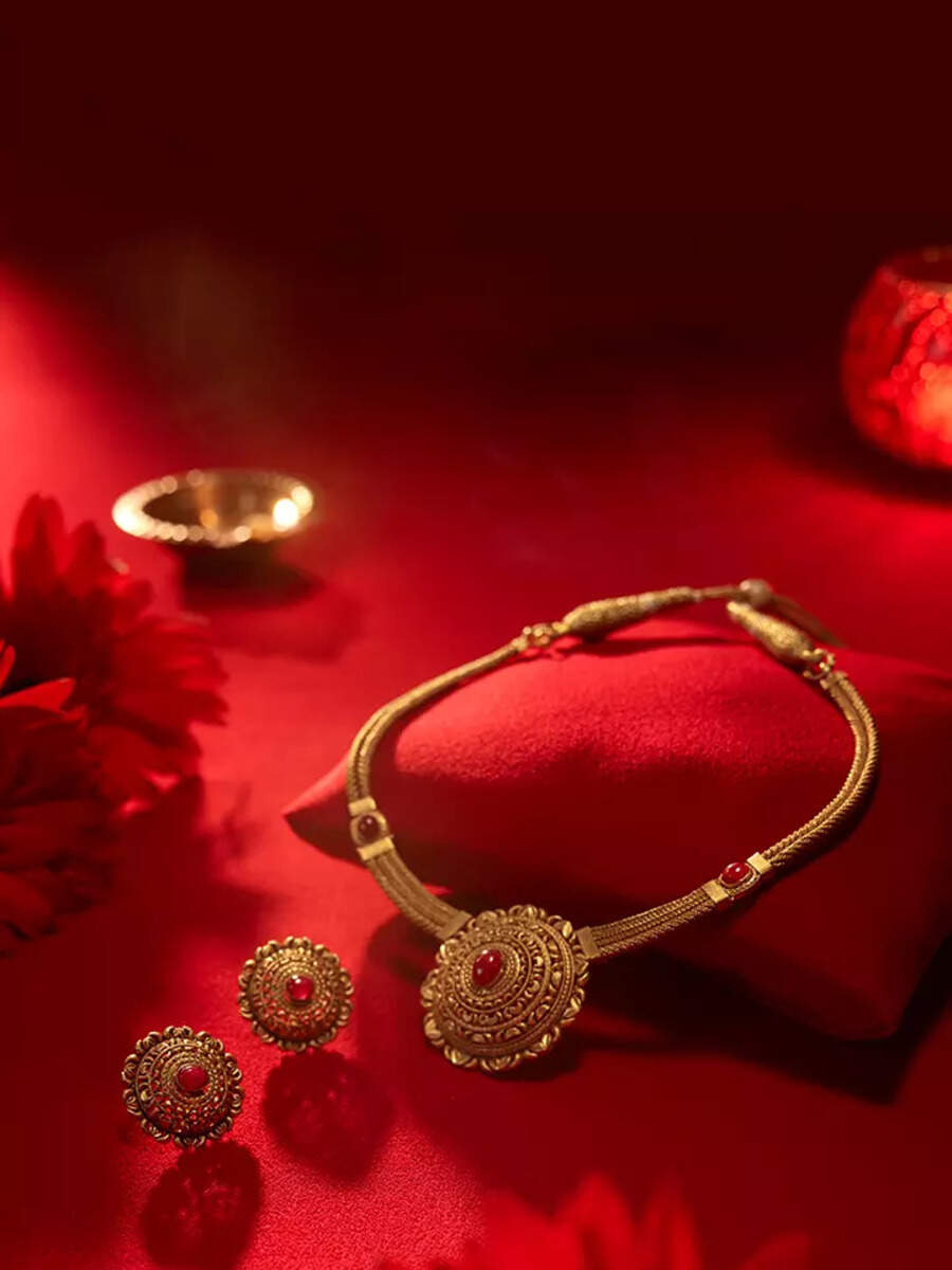 Celebrate 9 days of Navratris with 9 stunning pieces from ‘Utsaah’ by ...