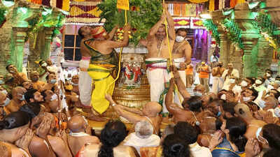 Andhra Pradesh: Navaratri annual Brahmotsavams begin on colourful note ...