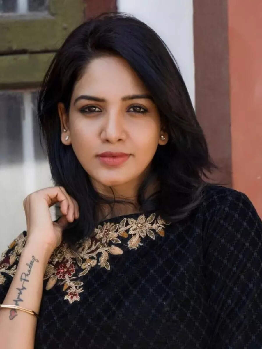 When Bigg Boss Tamil 5's Pavani Reddy slayed in style | Times of India