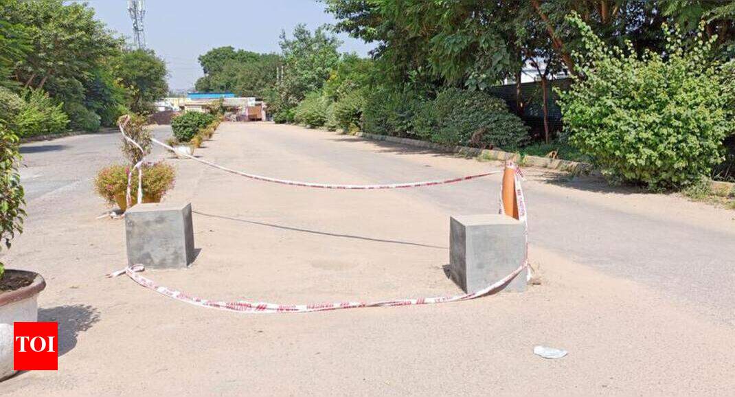 Only 1 access road and that too blocked, Vipul Lavanya RWA writes to ...