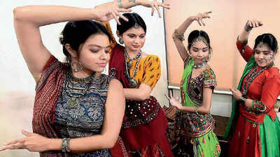 Ahmedabad: Garba curbed, no amour in snoops’ eyes | Ahmedabad News ...