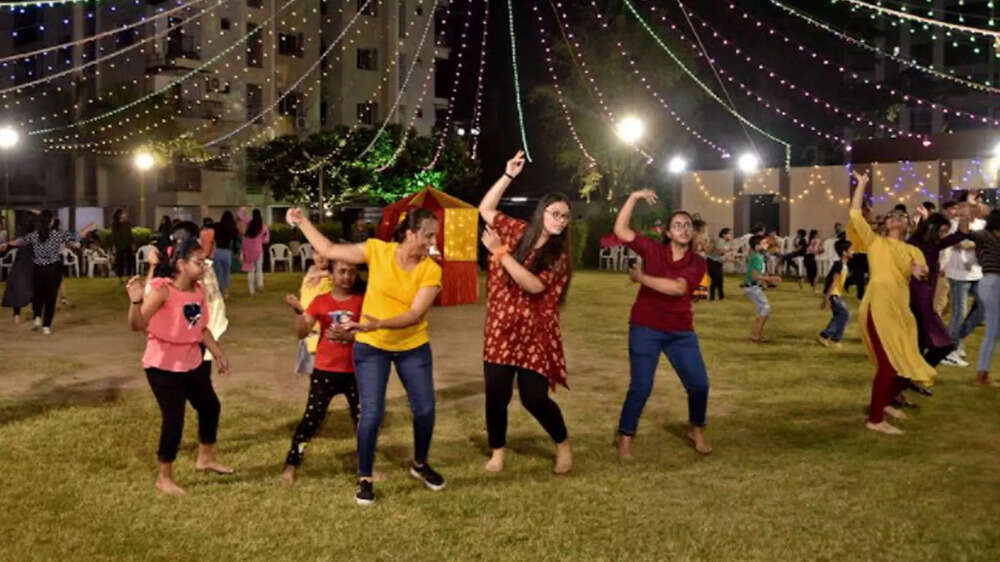In pics: Gujarat swings to garba beats | The Times of India