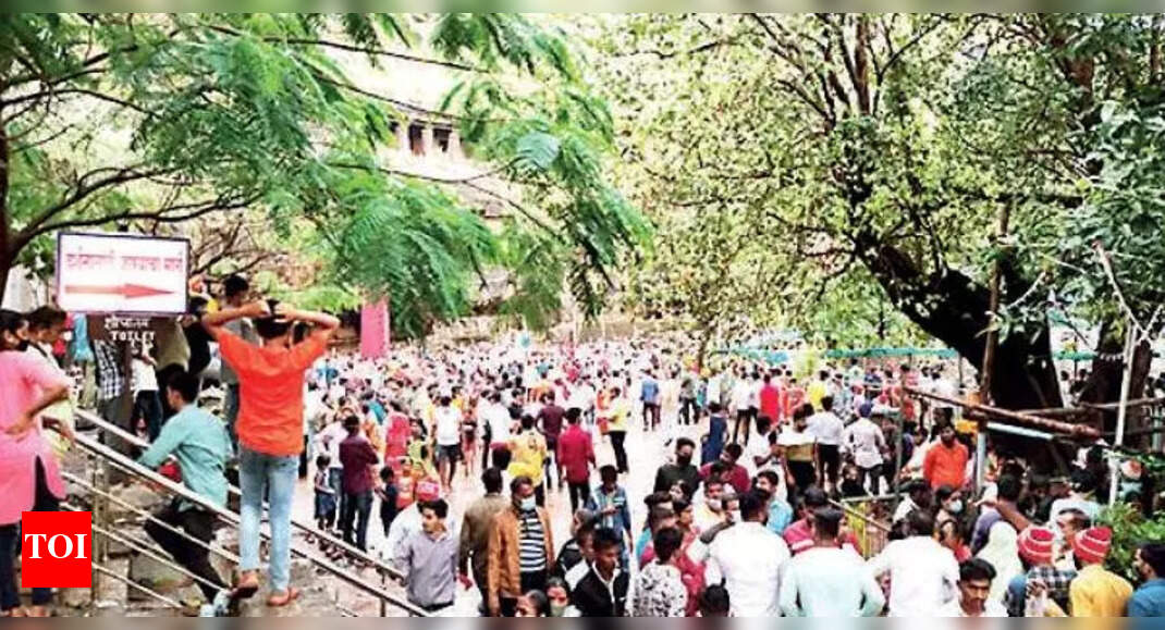 Maharashtra: Disregarding Covid norms, over 1 lakh throng Karla temple ...