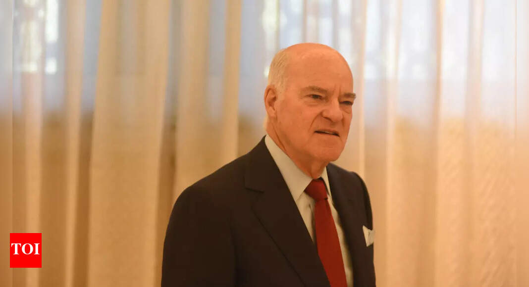 KKR’s founders hand over leadership reins - The Times of India