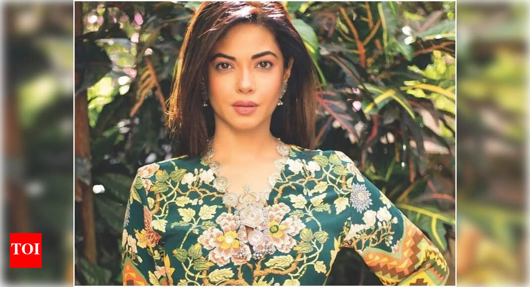 Exclusive: Meera Chopra seeks help as she gets duped by her interior ...