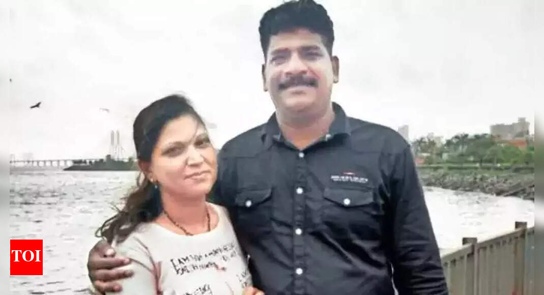 Headless body case: Murder weapon found in Mumbai's Worli drain ...