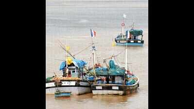 Congress slams fisheries mantri for bull trawling | Goa News - Times of ...