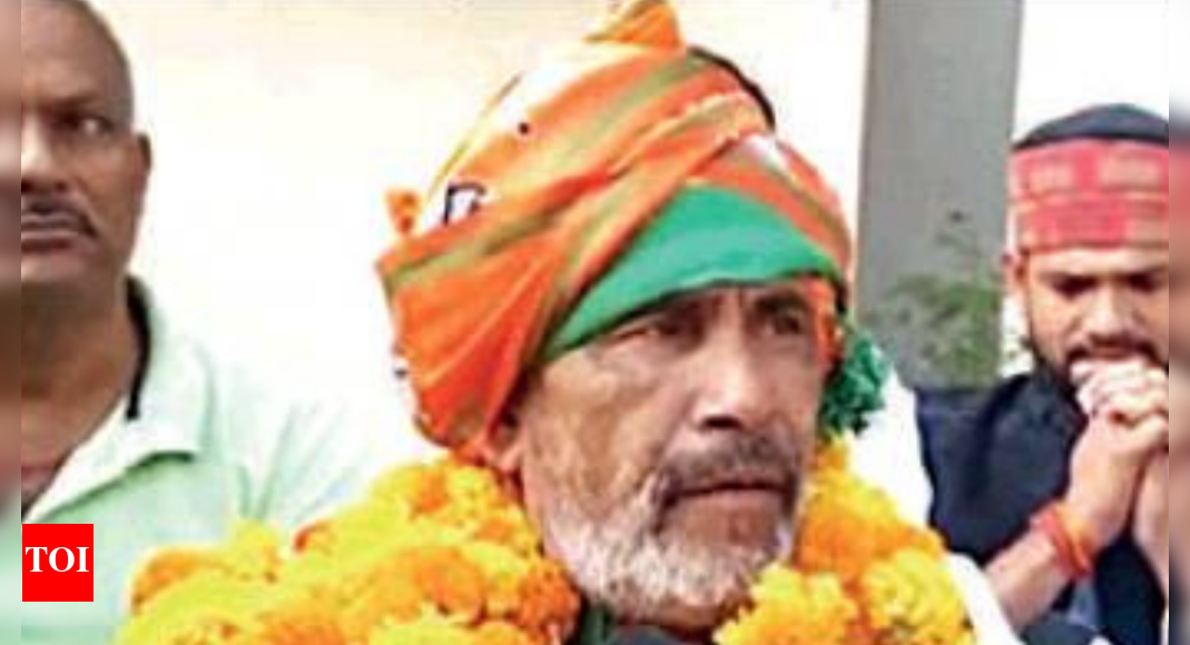 Elderly Man From Madhya Pradeshs Sagar Walks 700km To Meet Pm Narendra