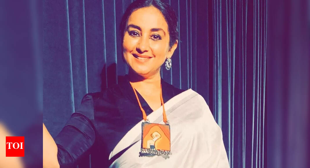 Divya Dutta wins the best actor award for 'Sheer Qorma' at DFW South ...