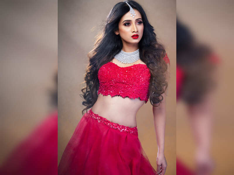 harshika: Harshika Poonacha ready to strike as serpent queen in her ...