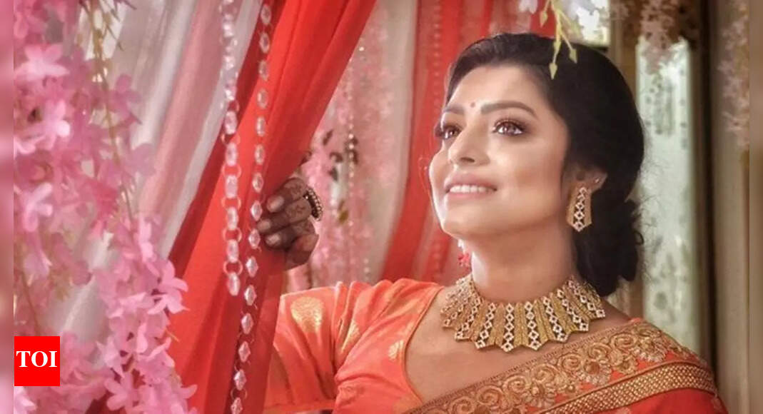Actress Geetashree Roy shares childhood memories of Lakshmi Puja, says ...